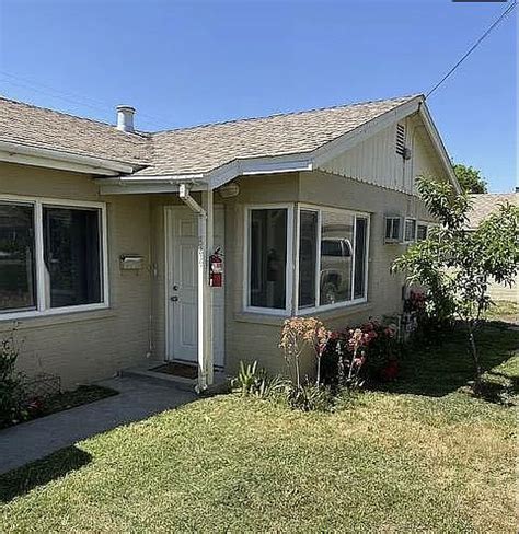 844 Magnolia St 844 Oakdale Ca 95361 Zillow