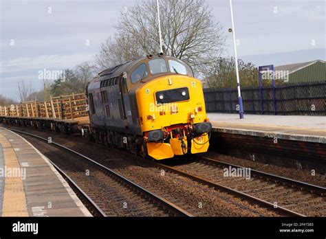 Rail Class 37 Freight Train Passing Through Church Fenton Stationnorth
