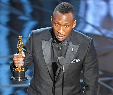 Oscars 2017 Mahershala Ali Wins Best Supporting Actor For Moonlight Us Weekly