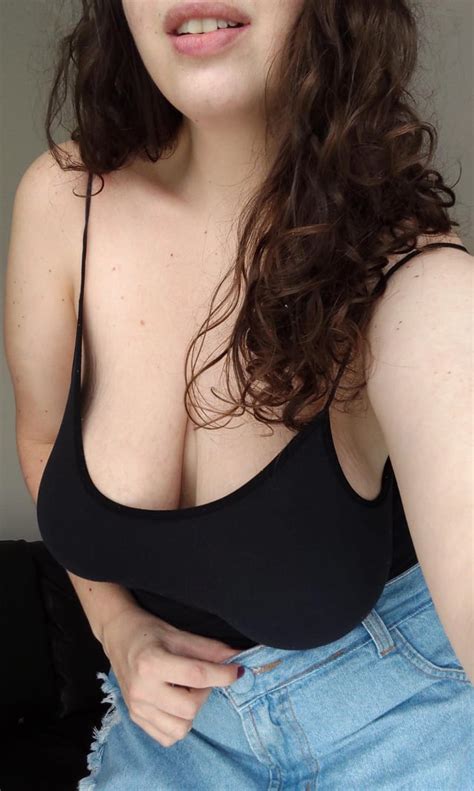 My Braless Cleavage Is Attracting Attention Today R Cleavage