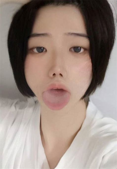 Asian Sissy Ahegao Scrolller
