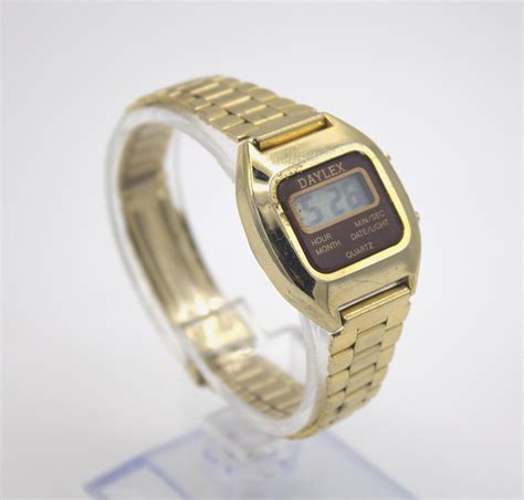 Vintage 1980s Digital Watch Daylex Lcd Quartz Gold Case And Band