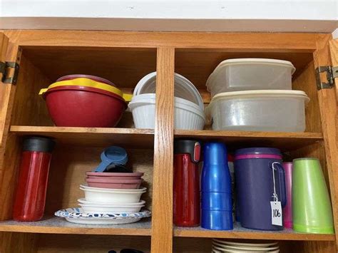 Assorted Plastic Ware Aumann Auctions Inc