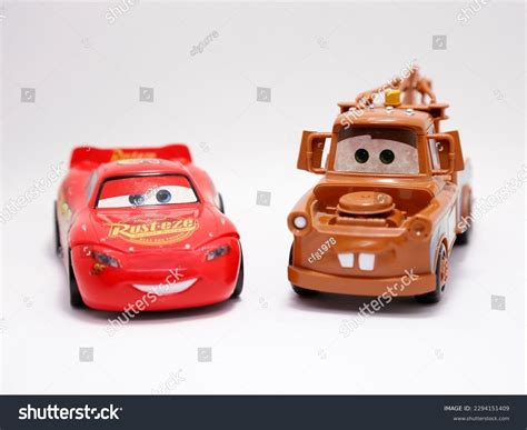 Cars The Movie Lightning Mcqueen And Mater Lightning Mcqueen Mater