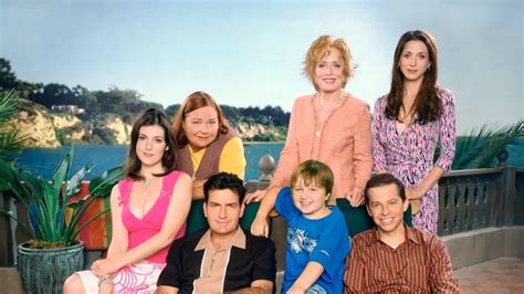 O Garoto April Bowlby As Kandi In Two And A Half Men Was A Perfect