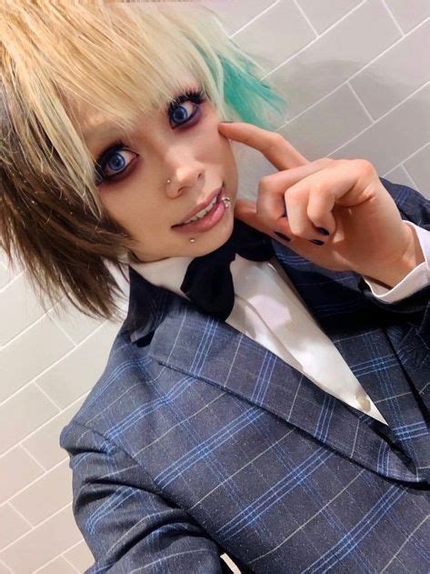 Pin By Cm707 On Vkei Moments Visual Kei Mullet Hairstyle Music Artists