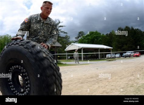 U S Army Staff Sgt Scott Tinney 202nd Explosive Ordnance Disposal Team Georgia Army National