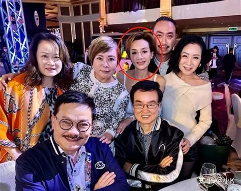 57岁叶子楣近况：暴瘦难掩傲人身材，隐退后为何至今未婚？ 知乎