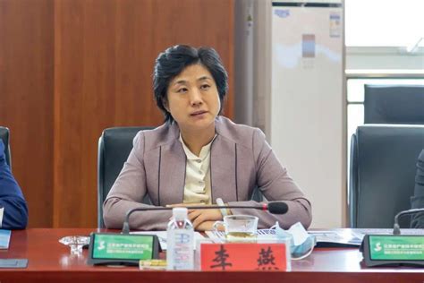 徐州市人大常委会副主任、民革徐州市委会主委李燕一行到访集萃道路调研 新闻中心 江苏集萃道路工程技术与装备研究所有限公司