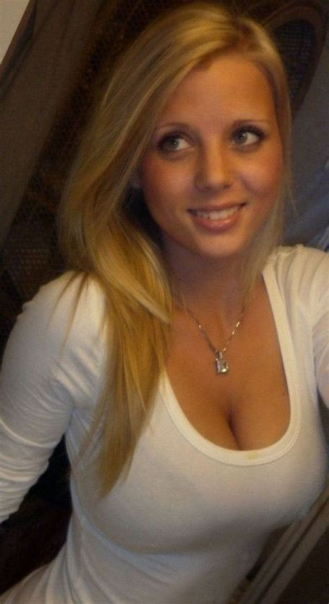 Gorgeous Babe Pic