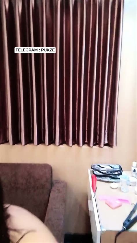 Yourmine Desahan Bikin Anu Becek