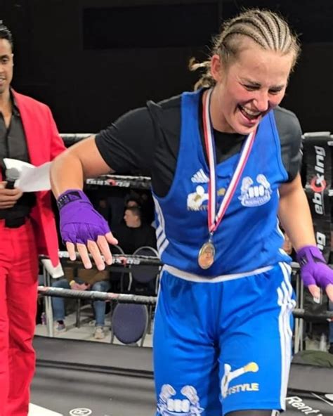 Hakkend In De Ring Nicolette Binnen Een Jaar Nederlands Kampioen Boksen Omroep West