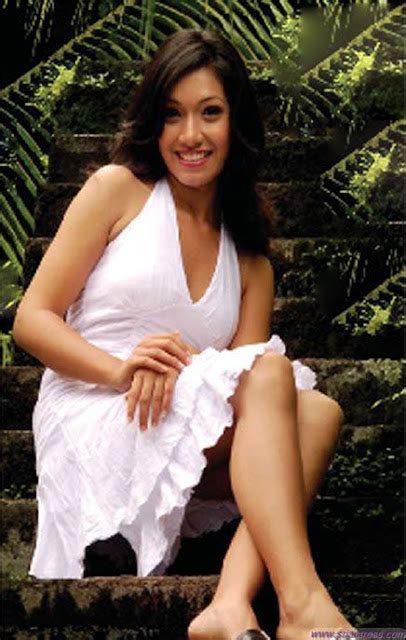 Sri Lankan Actress And Models Nehara Peiris