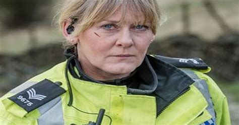 Happy Valley Star Sarah Lancashire Will Return For Series 3 Shes