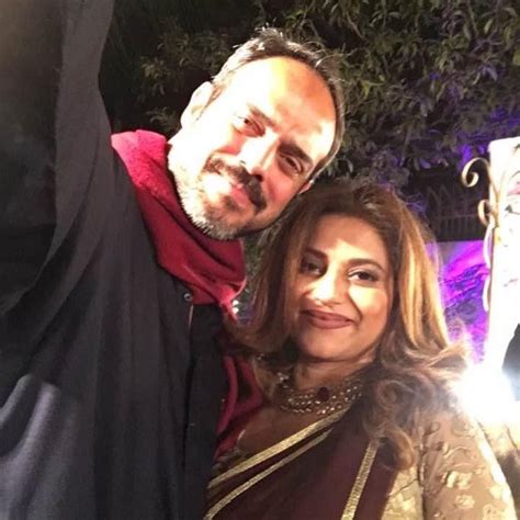 Mariam Mirza Pictures With Husband Reviewitpk