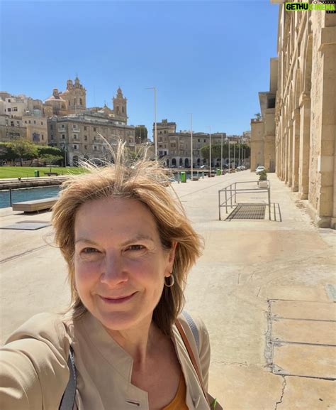 Penny Smith Wiki Biography Age Gallery Spouse And More