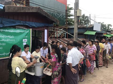 မြောင်းမြမြို့တွင် အခြေခံစားသောက်ကုန်များအား စျေးနှုန်းသက်သာစွာဖြင့