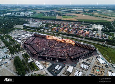Adele In Muenchen 2 Show Der Europa Konzerte Am 03082024 Auf Dem Freigelaende Der Messe In