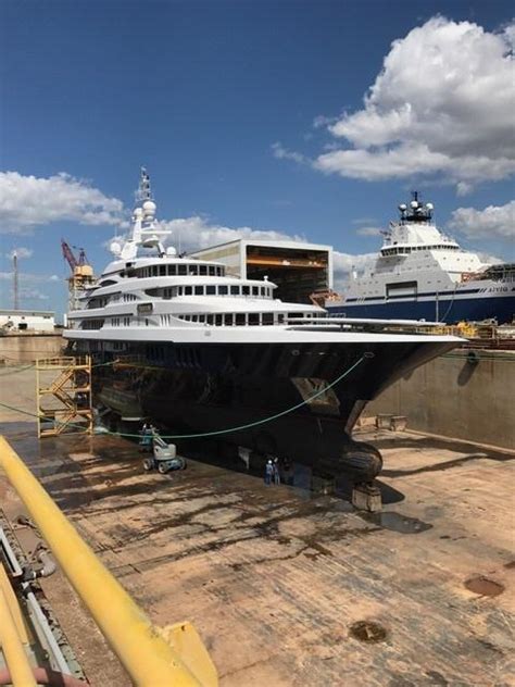 A 70m Yacht In Graving Dock 2 907 X 150 At Our Tampa Ship Facility