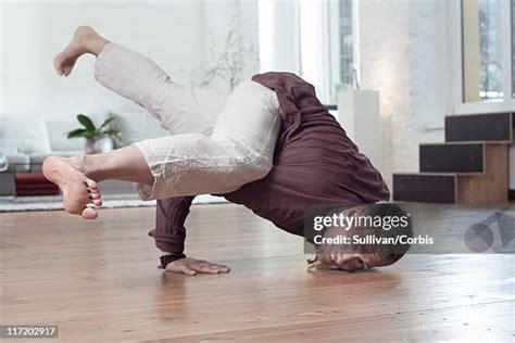 Breakdance Floor Photos And Premium High Res Pictures Getty Images