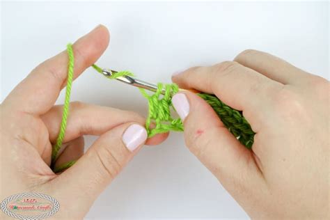 How To Crochet A Double Crochet Beginner Video And Photo Tutorial