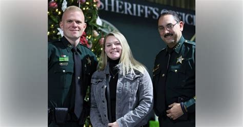 Marion Sheriffs Detective Receives Medal Of Commendation For Helping Sex Trafficking Victim