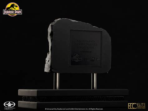 Jurassic Park Velociraptor Eye Prop Replica Cinemaquette Bringing