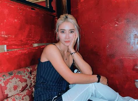 남친이 결혼하자 할까봐 1년 넘게 해외로 도망갔던 연예인