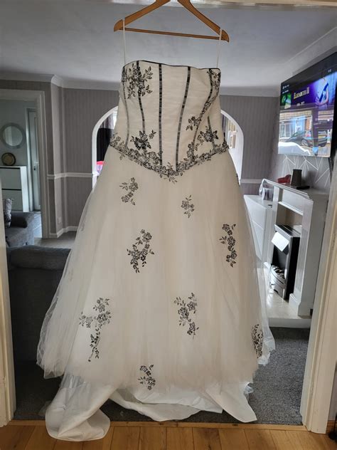 Tom Flowers Wedding Dress Save 93 Stillwhite