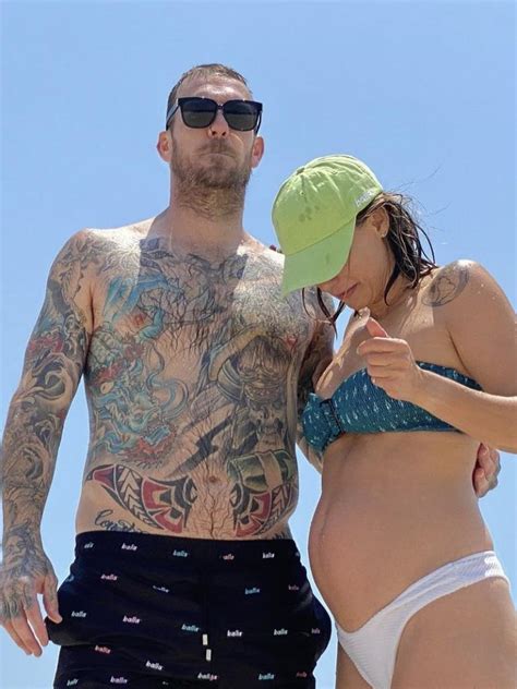 Dane Swan Former Magpies Champion Reveals First Picture With Pregnant