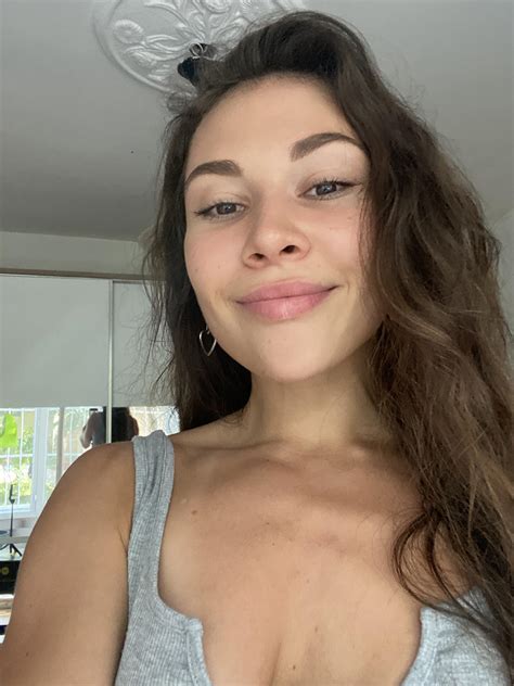 F19 Just A Cute Selfie To Wish Everyone A Wonderful Day Rselfie