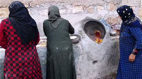 صنع خبز على طريقة التنور السوري شمال حلب خبزتنور خبزسوري خبزصاج Youtube