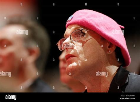 Liverpool Uk 25th September 2016 Ed Izzard Actor Labour Party