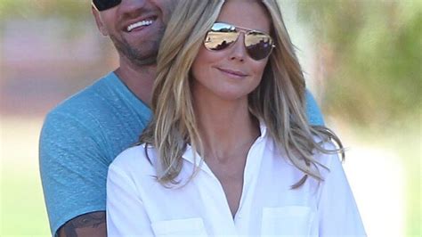 Heidi Klum Guarda Costas