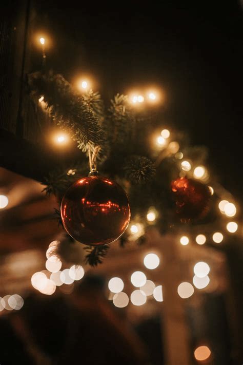 Yellow Christmas Aesthetic Wallpaper At Phoebe Reddall Blog