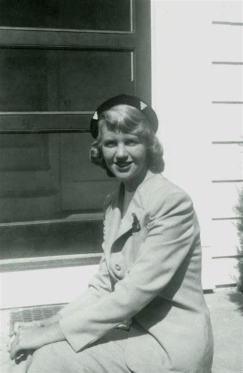 Sylvia Plath Life Of The Talented Tragic Poet Through Amazing Photos Vintage Everyday