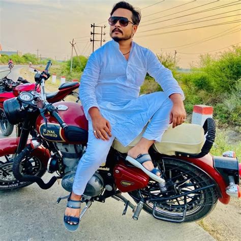 Adil Qureshi Aadilkc • Threads Say More