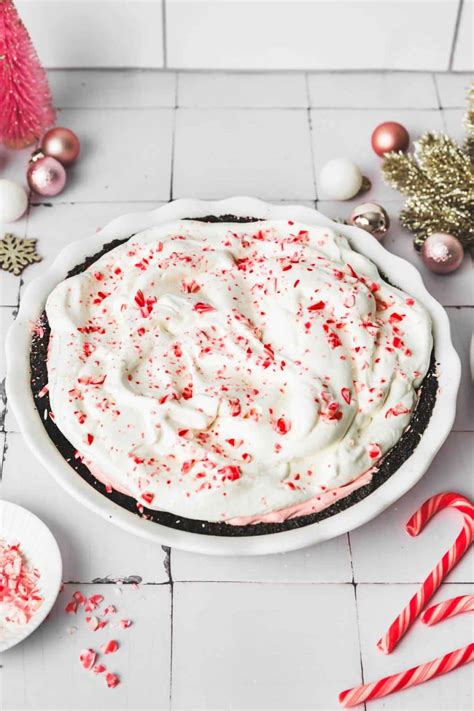 Christmas No Bake Candy Cane Pie