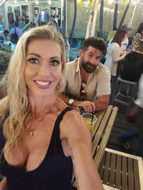 Holly Hotwife Top Of Twitterda Dinner With Vincentjonesxxx Before We Daftsex Hd