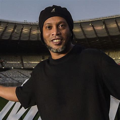 Ronaldinho Age Wife Barcelona