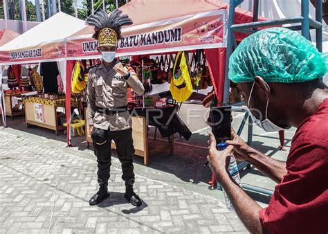 Pernak Pernik Pon Papua Antara Foto