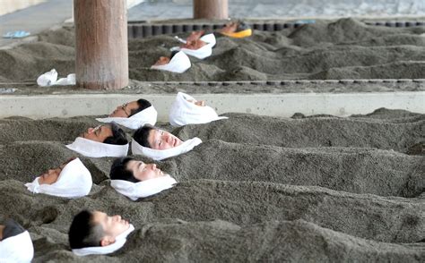 Photos Sand Bathing At Japans Ibusuki Beach Cnn