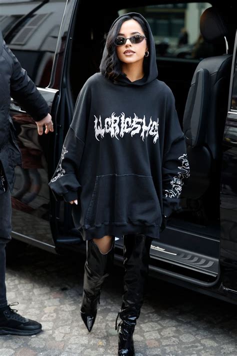 Becky G Redefine El Street Style Parisino A Su Llegada A Paris
