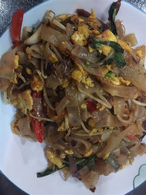 【自用炒河粉的做法步骤图，自用炒河粉怎么做好吃】瑶涵下厨房