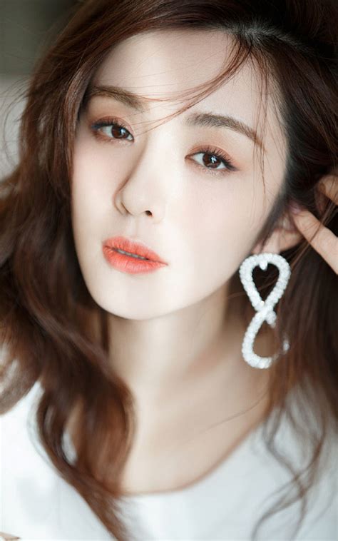 王晓晨性感温婉活动写真