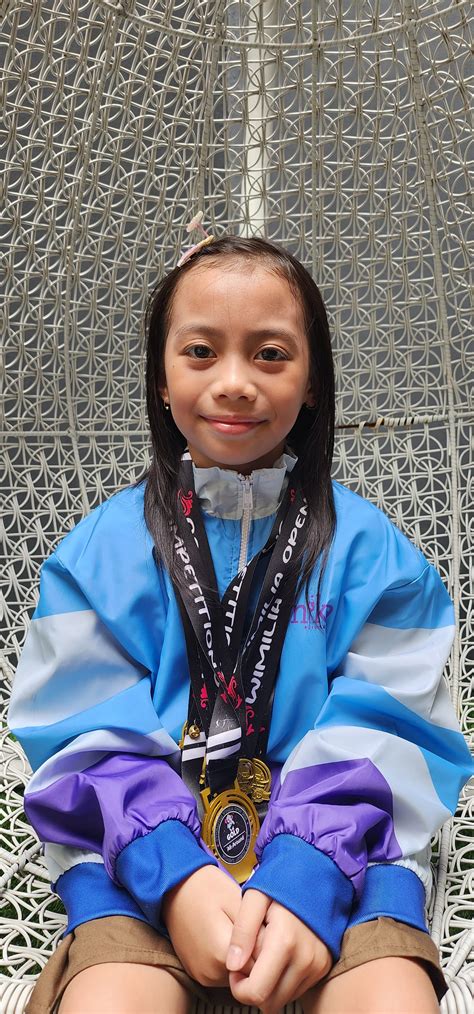 Lebih Dekat Dengan Vania Chleophilia Dan Vanny Elevora Dari Sekolah