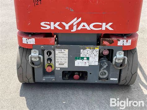 2016 Skyjack Sj12 Self Propelled Electric Vertical Manlift