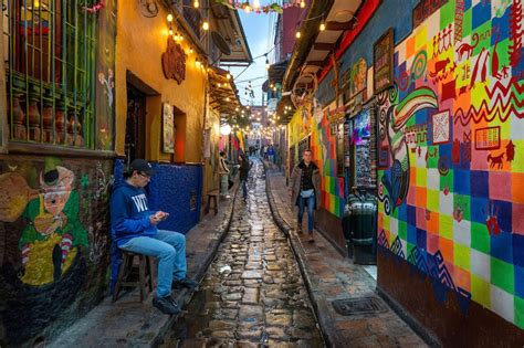 Qué Hacer 24 Horas En Bogotá Del Barrio De La Candelaria A Lo Alto Del Cerro Monserrate Guia