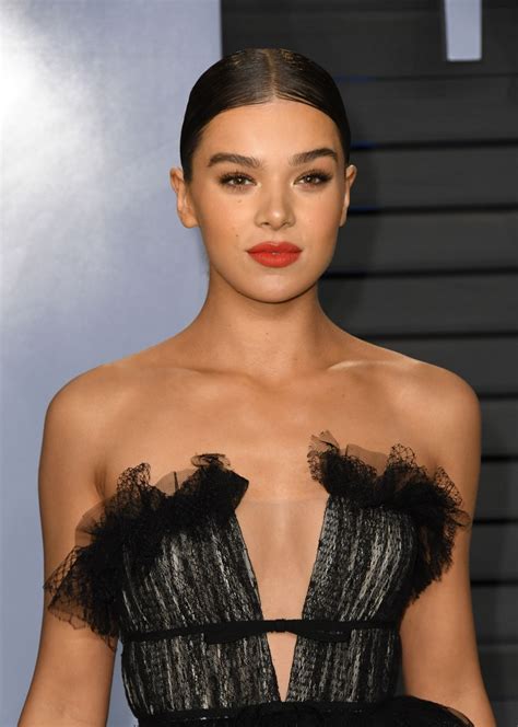 Hailee Steinfeld 2018 Vanity Fair Oscar Party In Beverly Hills