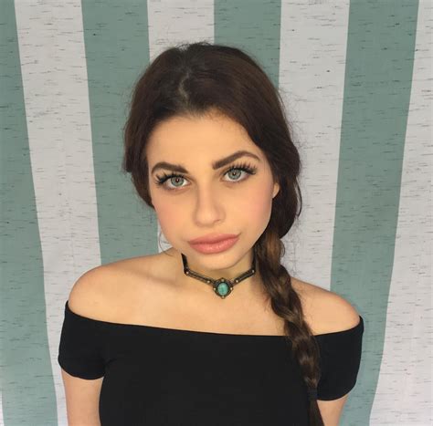 Picture Of Ellise Gitas